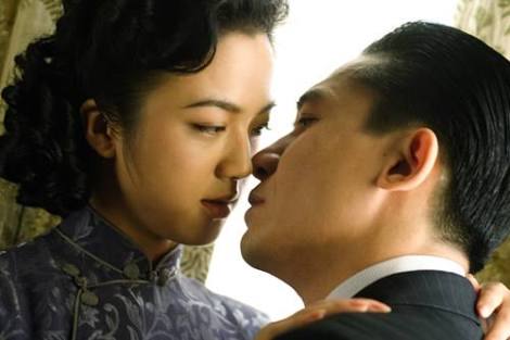 Stalker Movies | 10 Best Films About Obsessive Lovers - The Cinemaholic