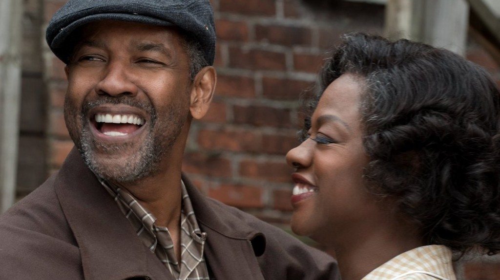Review: 'Fences' is Denzel Washington's Show All the Way