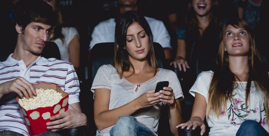10 Things You Should Never Do While Watching a Movie - The Cinemaholic