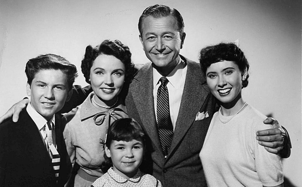 Best 50s Shows | 7 Top TV Shows of the 1950s - Cinemaholic