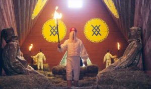 Midsommar Ending, Plot, Spoilers: Explained - Cinemaholic