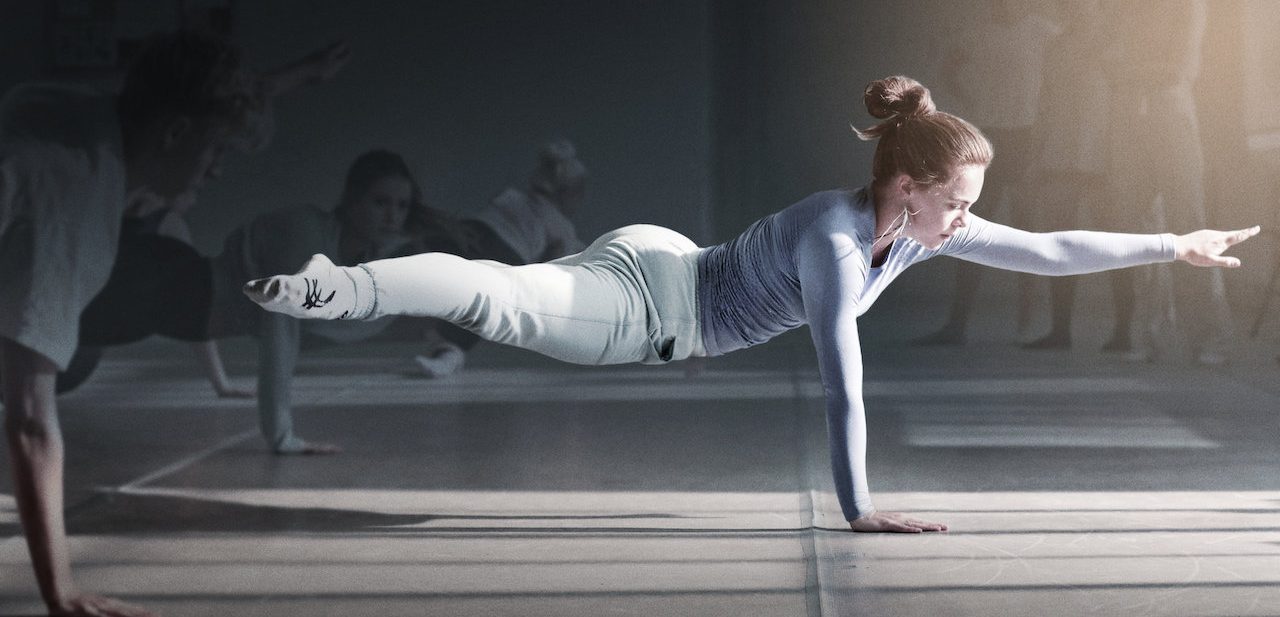 8 Best Cheerleading Movies and Shows on Netflix Right Now