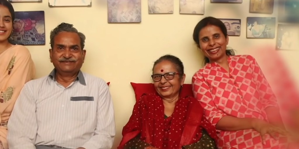 Gunjan Saxena's Family: Who Are Real Father, Mother & Brother of Gunjan ...