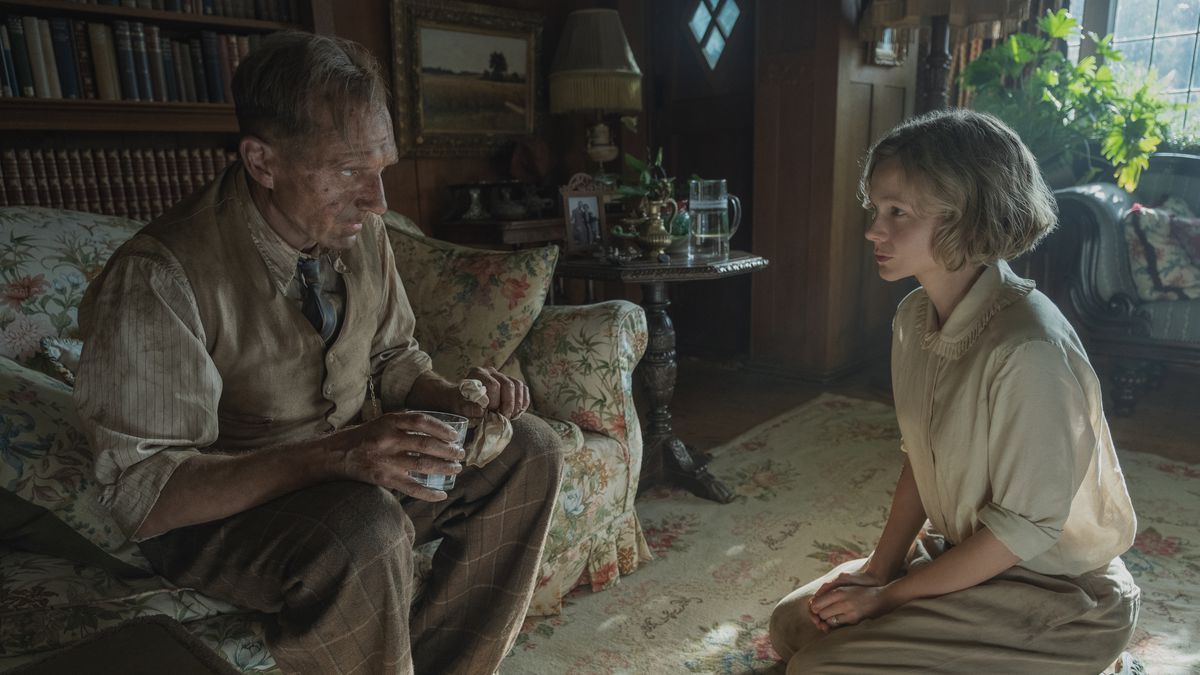 The Dig Ending, Explained | What Happens to Edith Pretty and Basil Brown?