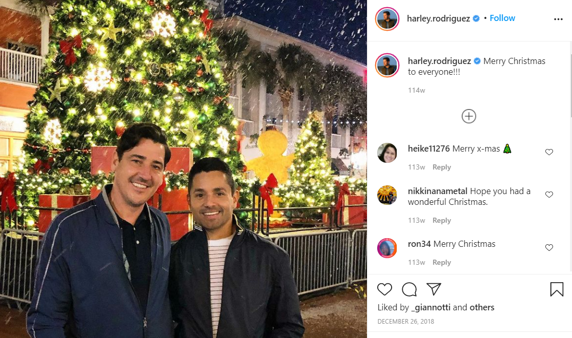 Is Jonathan Knight Married? Who is Jonathan Knight's Husband?
