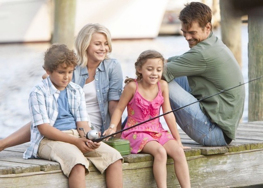 Safe Haven Ending, Explained | Who Is Jo? Does Alex Die?