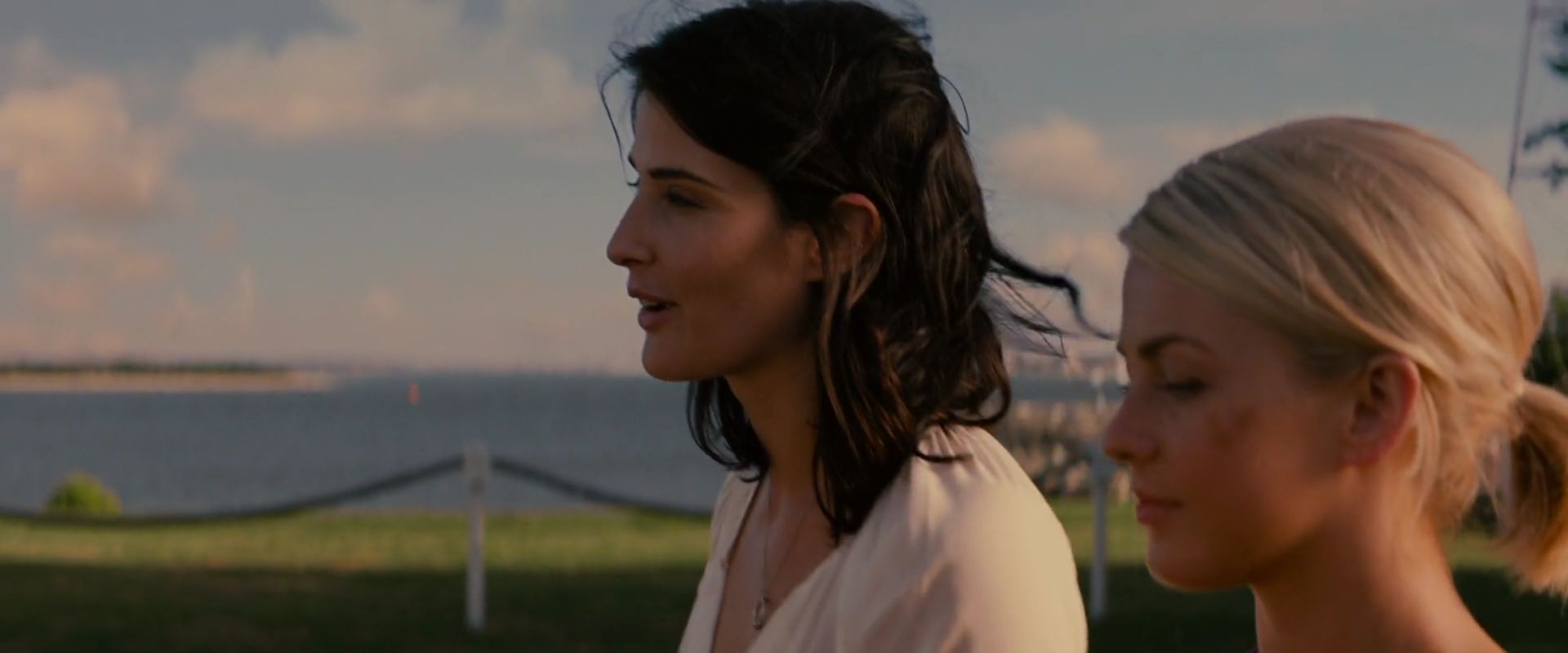 Safe Haven Ending, Explained | Who Is Jo? Does Alex Die?