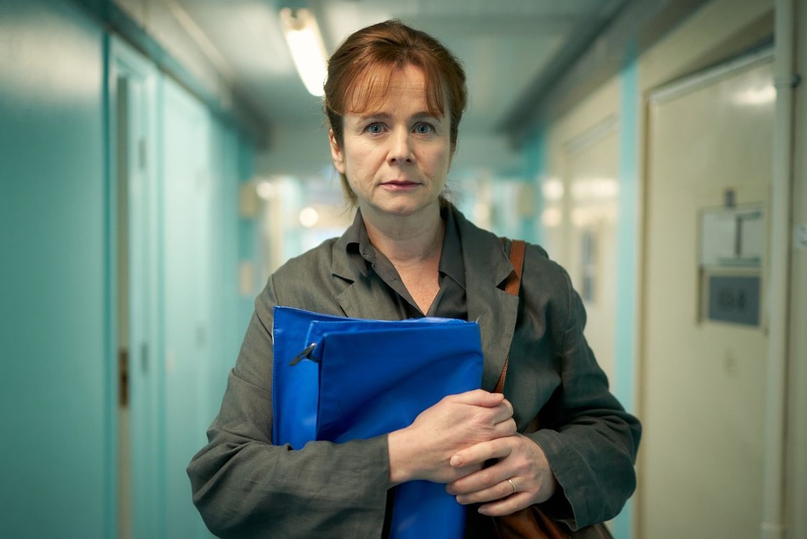 Too Close Recap/Ending, Explained: Why Did Connie Drive the Car into ...