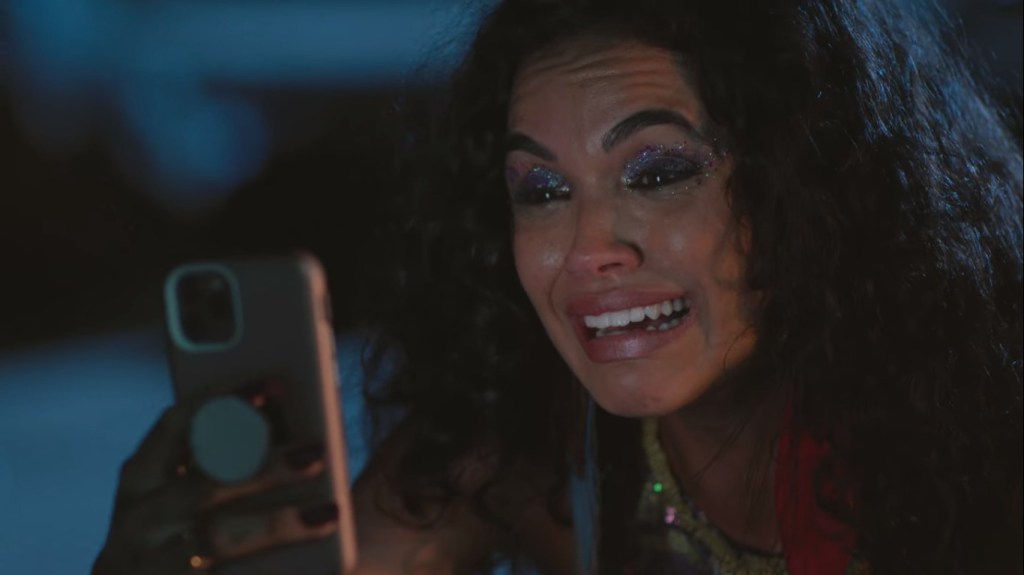 Netflix's Carnaval Ending, Explained: Did Nina Reach a Million Followers?