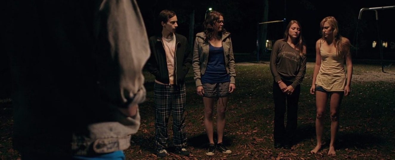 It Follows Ending, Explained: What is "It"? Are Jay, Paul, and Greg ...