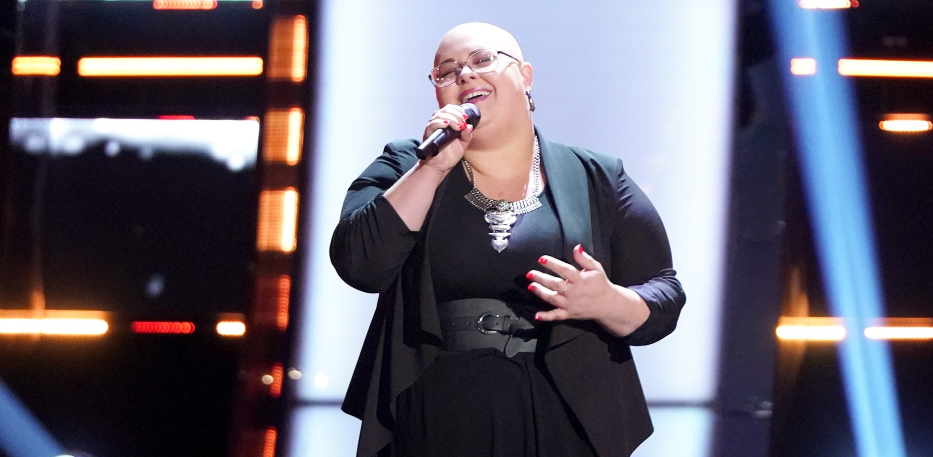 Why is The Voice's Holly Forbes Bald? Does She Have Cancer?
