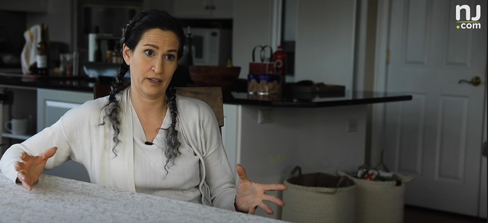 Jennifer Weiss Now: Where is Deedeh Goodarzi's Daughter Today? Times ...