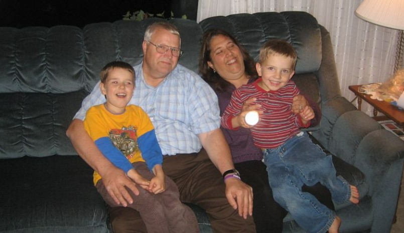 Chuck and Denise Cox Now: Where Are Susan Powell's Dad and Sister Today ...