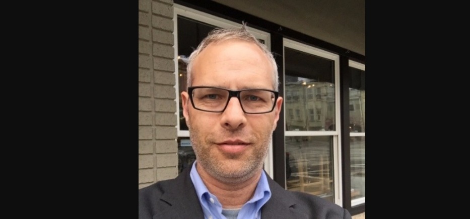 Is The Dropout’s Mark Roessler Real Theranos Lab Director Adam Rosendorff?