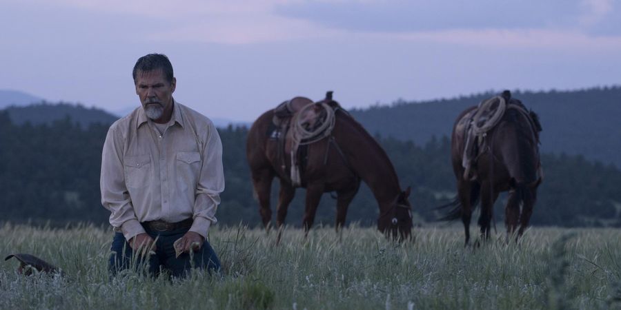 Outer Range Episode 1 and 2 Recap/Ending, Explained: What Did Royal See ...