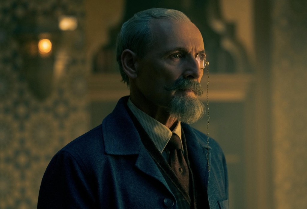 How is Reginald Hargreeves Alive at the End of Umbrella Academy Season 3?