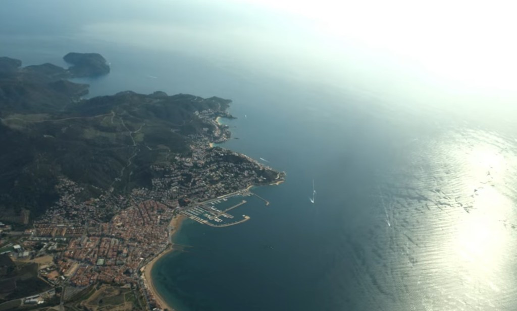 Where is First Class Filmed? Netflix Show Filming Locations