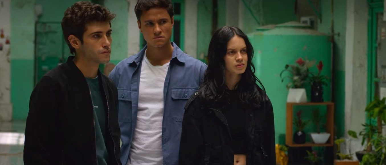 Who Does Sofía End Up With in Control Z: Raúl or Javier?