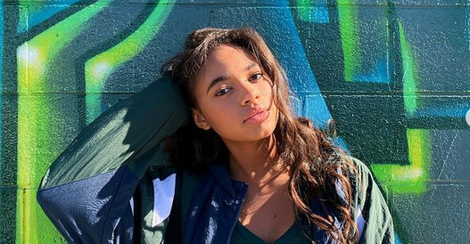 Pretty Little Liars' Actress Chandler Kinney: Age, Family, Profession ...