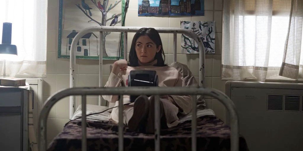 How Old Is Esther in Orphan First Kill? Does She Have Dwarfism in Real ...