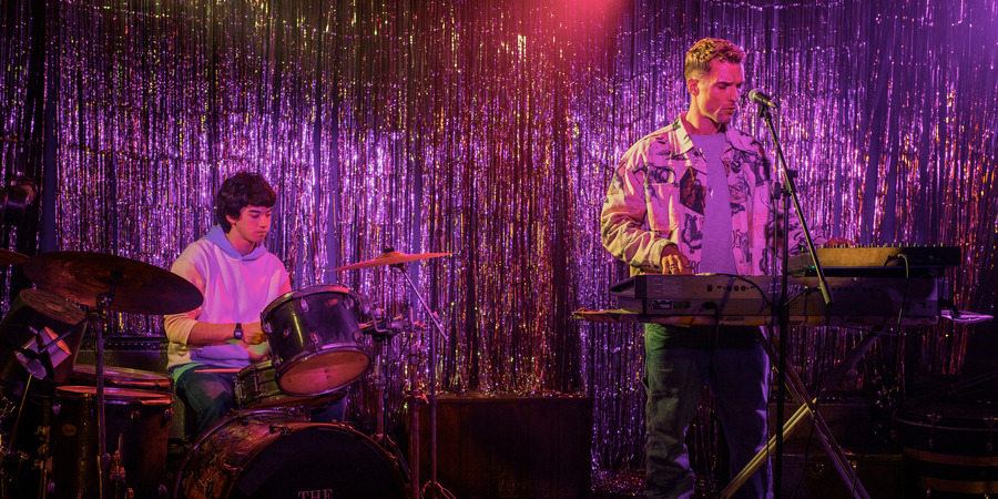 Who Plays Vinnie and Stevie in I Used to Be Famous? Are They Real Life ...