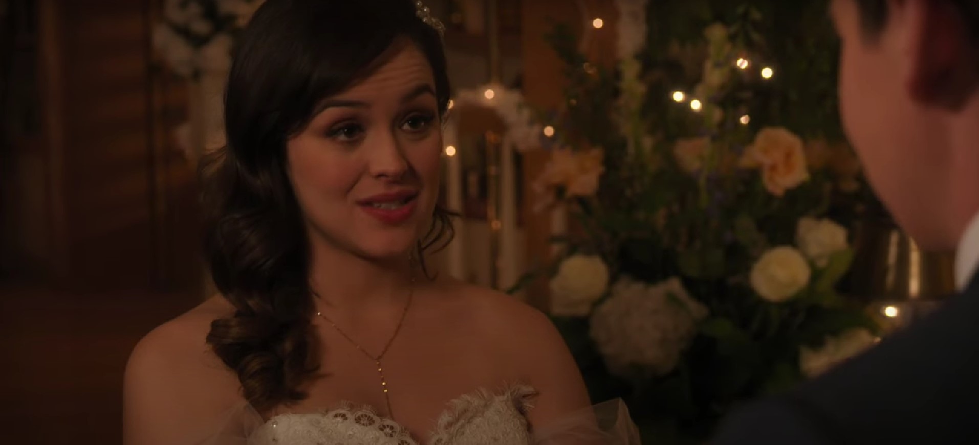Is Hayley Orrantia's Erica Pregnant in Real Life?