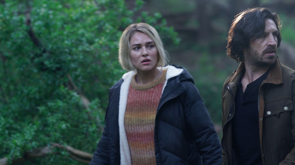 How Did Izzy Lose Her Leg in La Brea? Is Zyra Gorecki an Amputee in ...