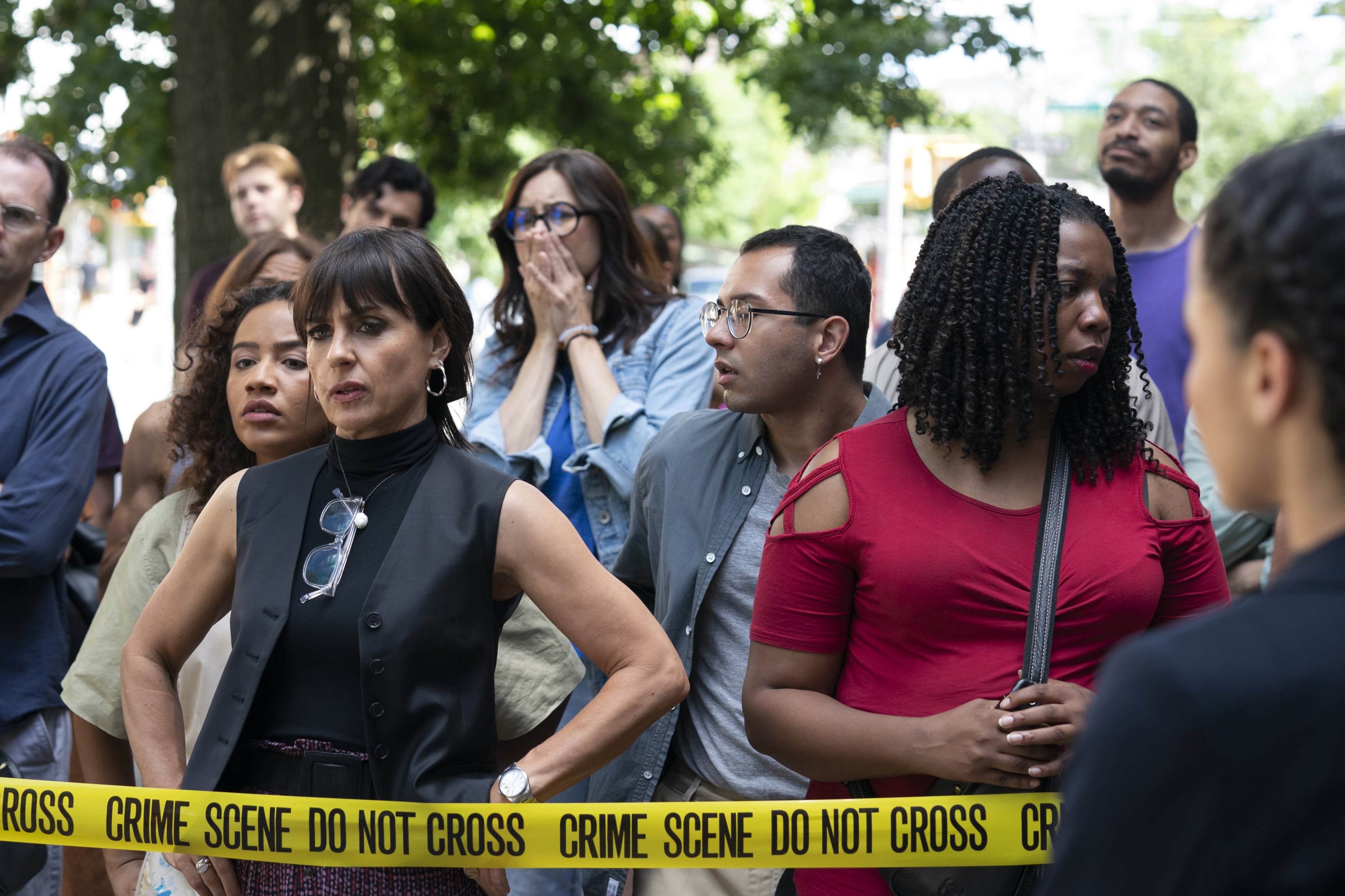 Who Sent Bomb Threats to Anna Harvey in The Calling? Why?