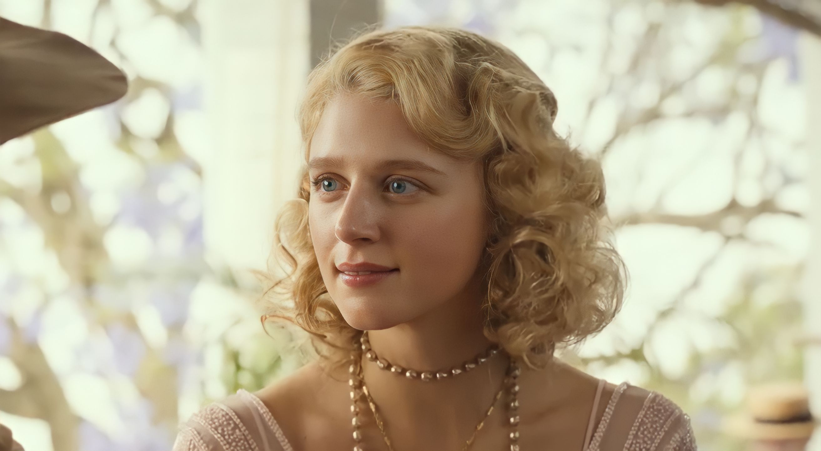 Who is Alexandra in 1923? Who Plays Alexandra?