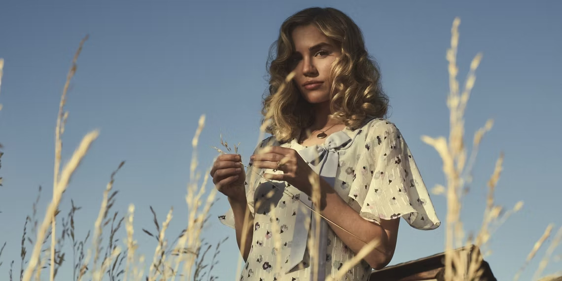 Who is Elizabeth Strafford? Is She Pregnant in 1923? Theories