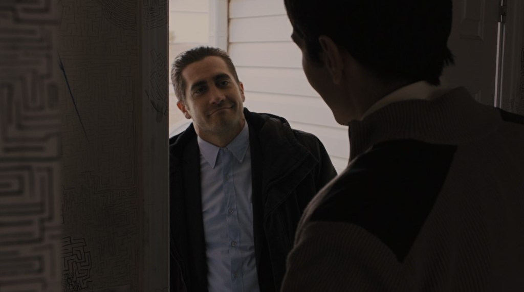 Why Does Jake Gyllenhaal's Detective Loki Twitch in Prisoners? Does He ...