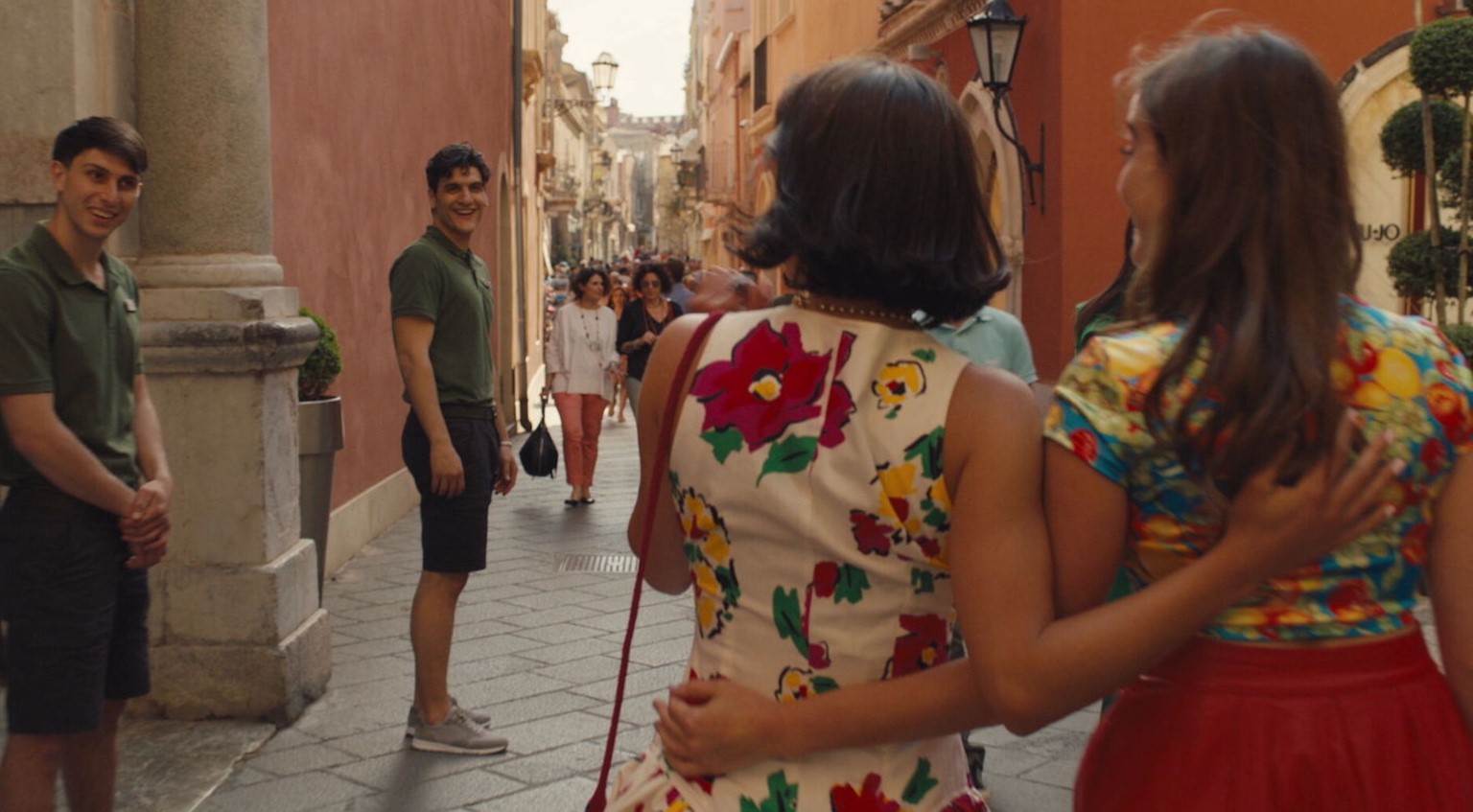 How Did Lucia Scam Albie in The White Lotus, Explained