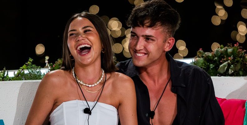 Mitchell Eliot and Phoebe Spiller: Is the Love Island Australia Duo ...