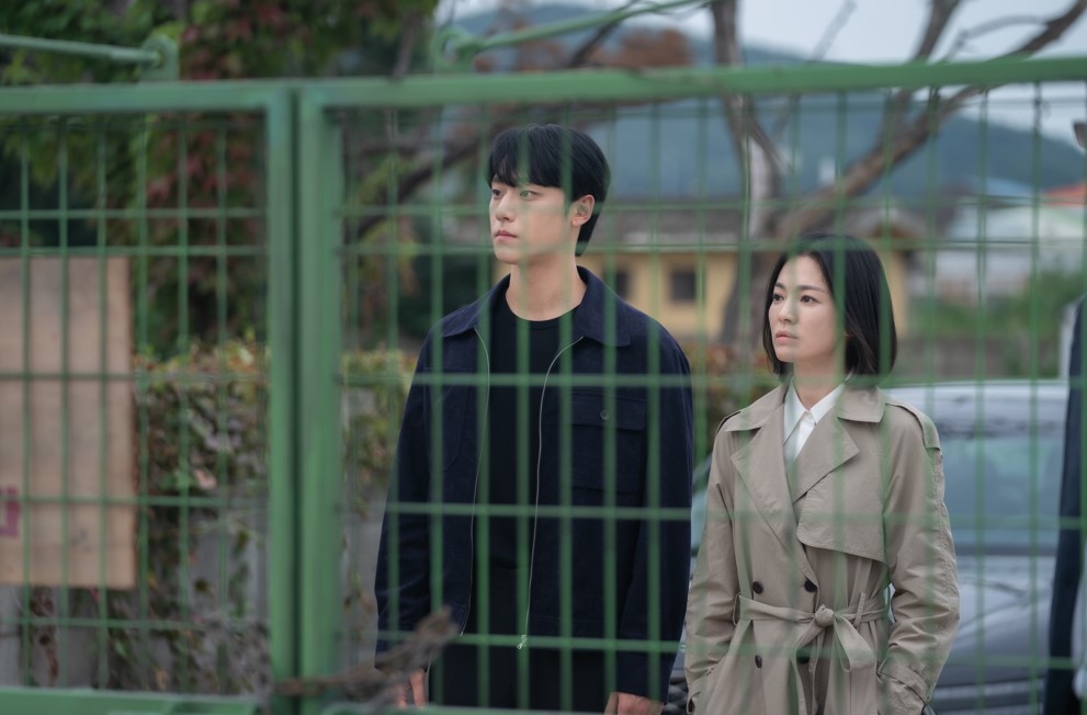 Does Moon Dong-eun End up With Joo Yeo-jeong or Ha Do-yeong in The Glory?