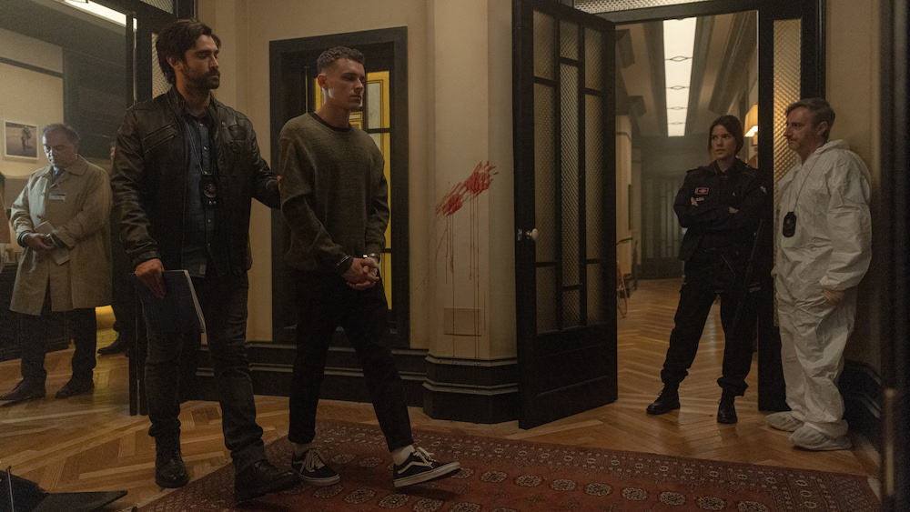 Muted Ending, Explained: Who Fell From the Balcony Sergio or Ana?