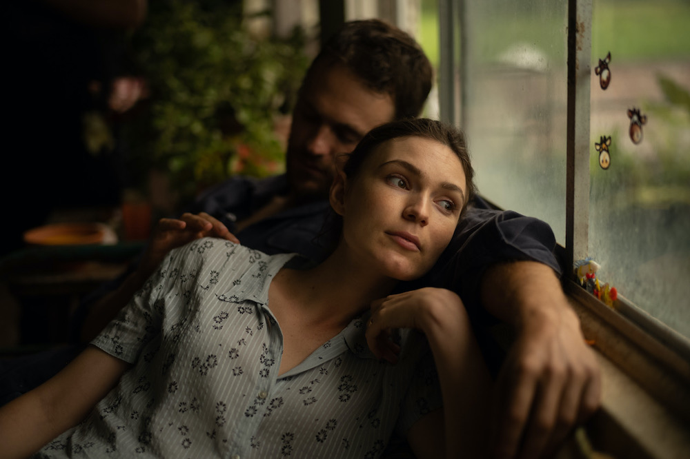 The Lost Flowers of Alice Hart: Are Agnes and Clem Brother and Sister?