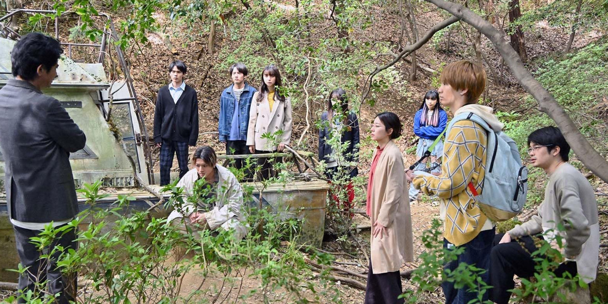 Pending Train Season 1 Ending, Explained: Do The Passengers Return To ...