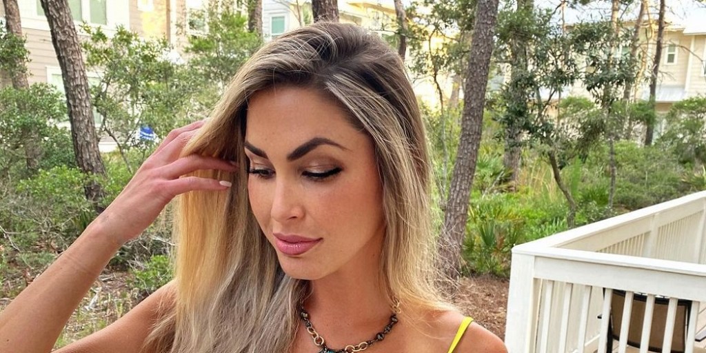 Ali Harper: Is Selling the OC Star Dating Anyone? Who is Her Fiance?