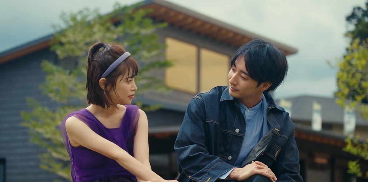 Julie and Robin Furuya: Is the Is She the Wolf Couple Together?