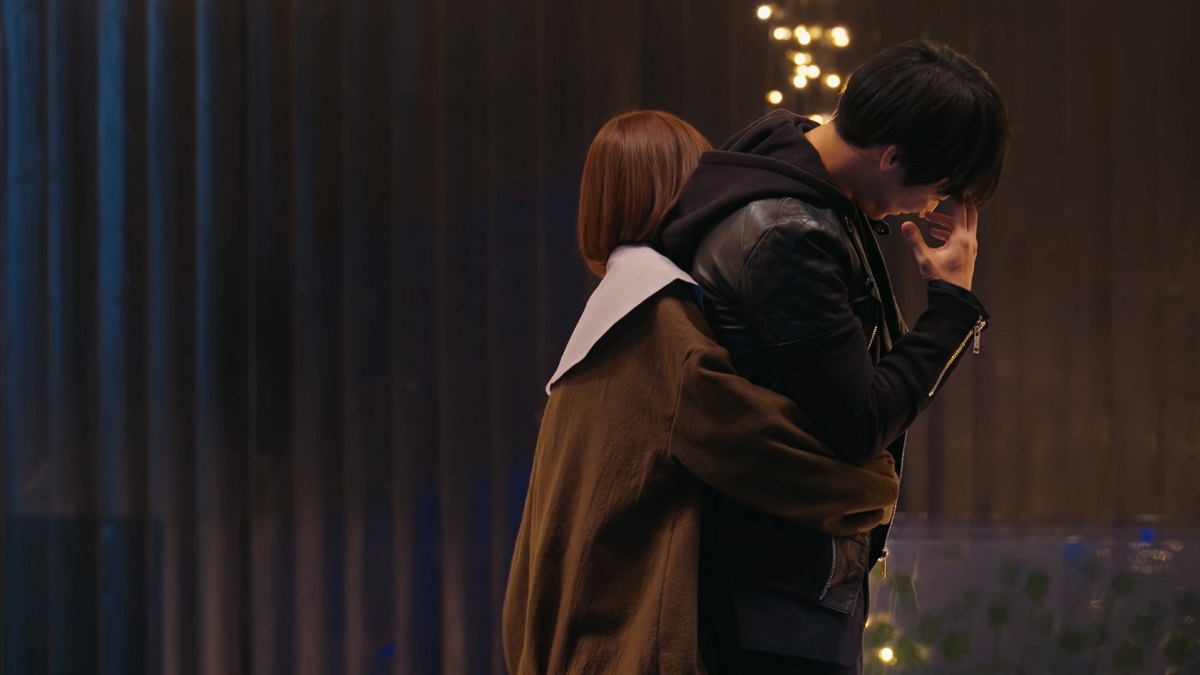 Julie and Robin Furuya: Is the Is She the Wolf Couple Together?