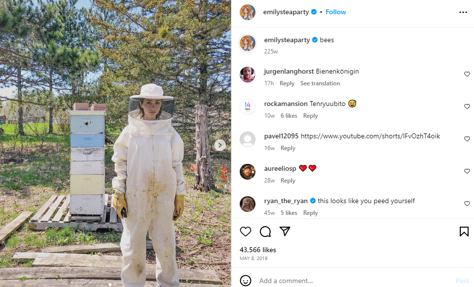 Emily Rudd: Is One Piece Actress Married or Dating?