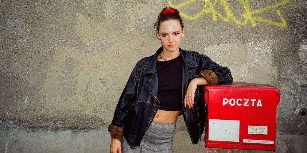 Martyna Byczkowska Plays Lena in Absolute Beginners. Here's Everything ...