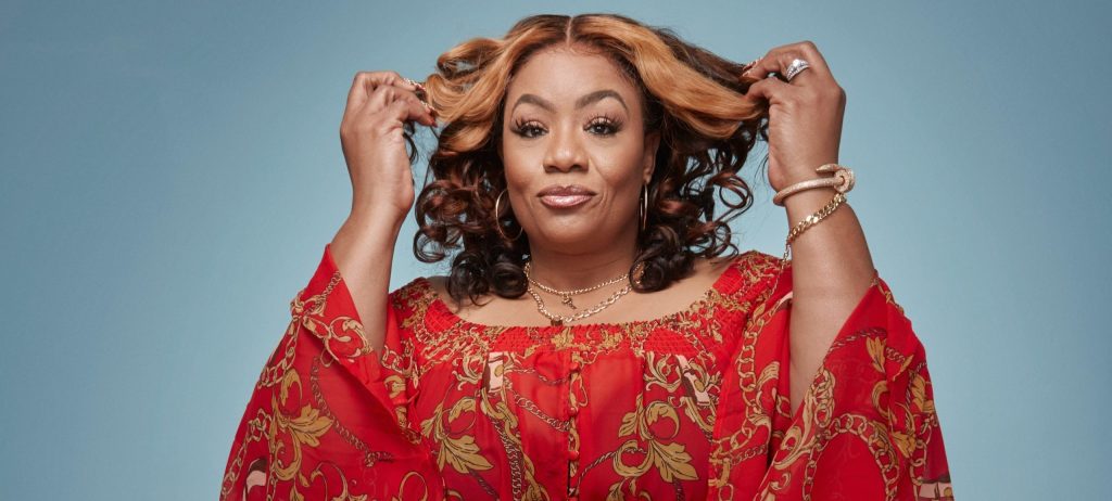 Ms Pat is Happily Married & Has 8 Kids. She Met Her Husband at a Comedy ...