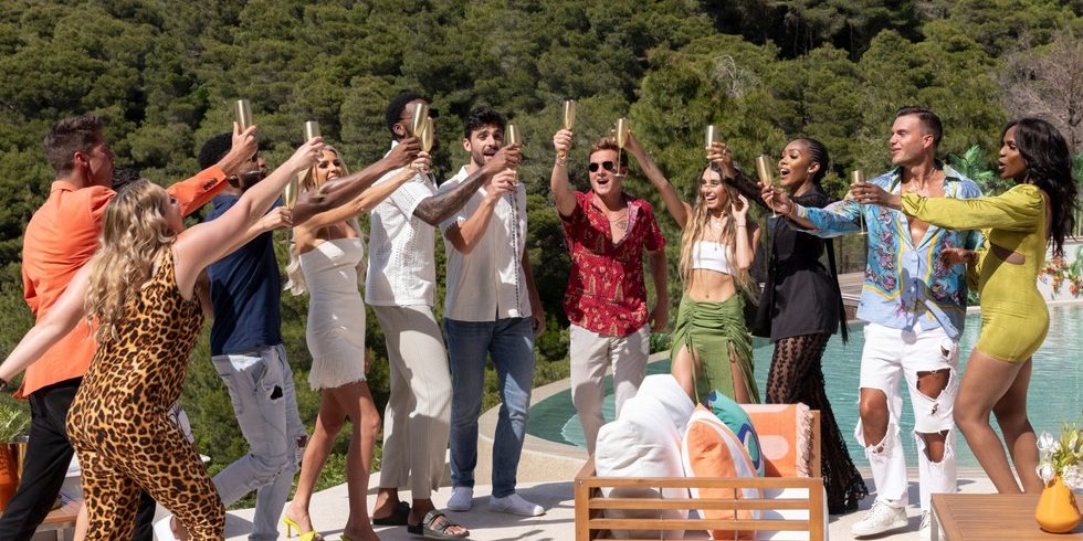 Where is Netflix's Surviving Paradise Filmed?
