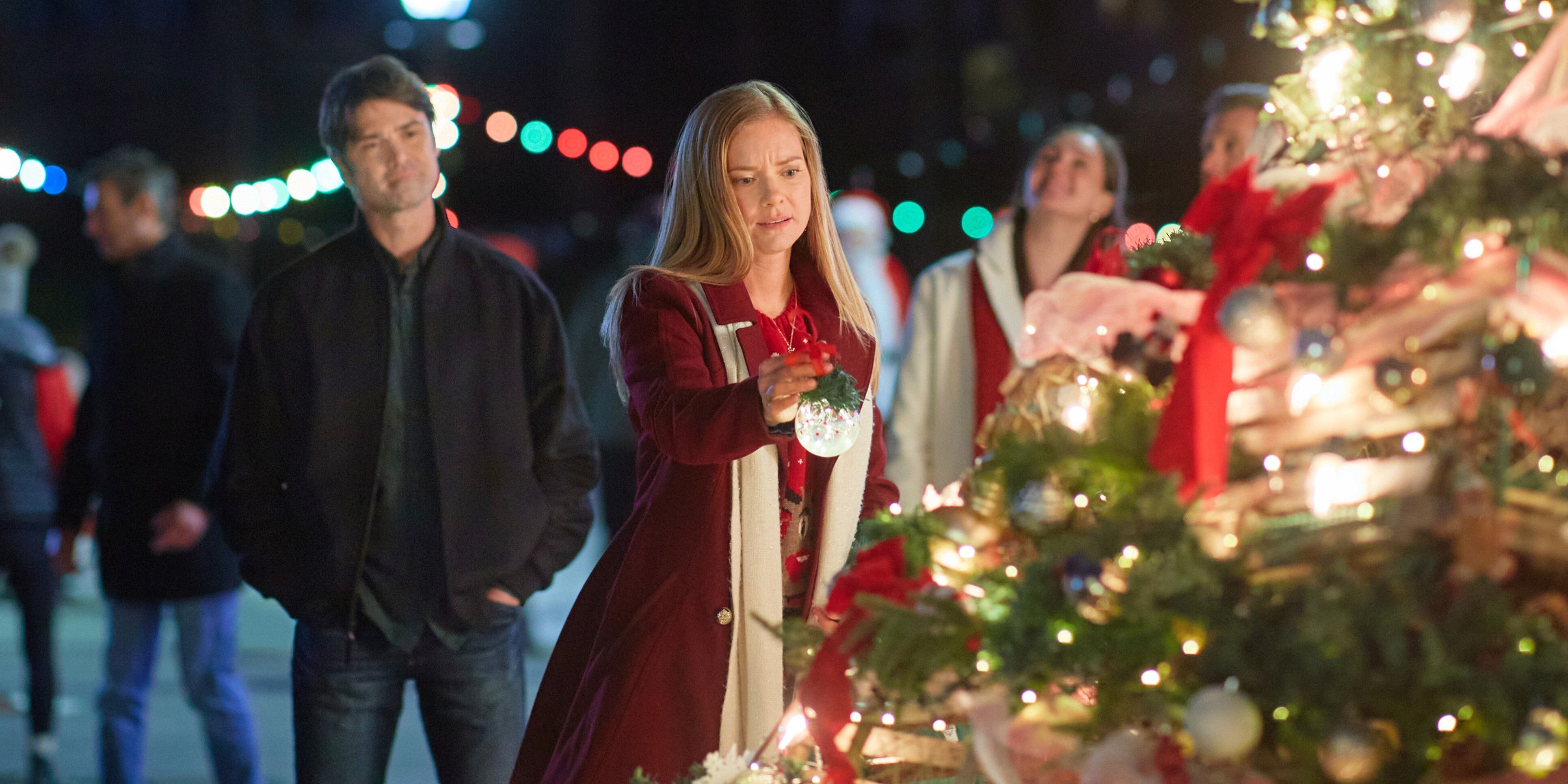 Everything Christmas: Shooting Details and Cast of the Hallmark Movie ...