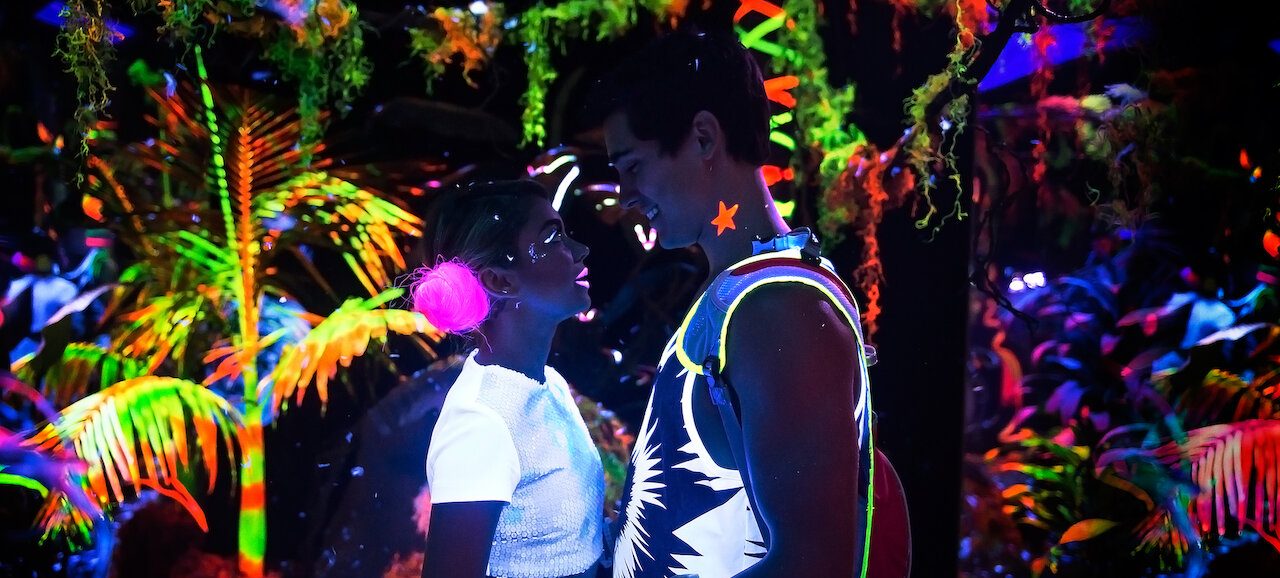 24 Best Party Movies on Netflix Right Now