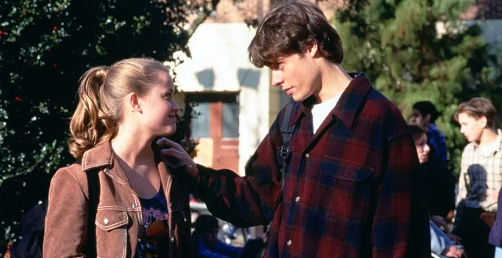 Fear (1996) Ending, Explained: Does David Die?