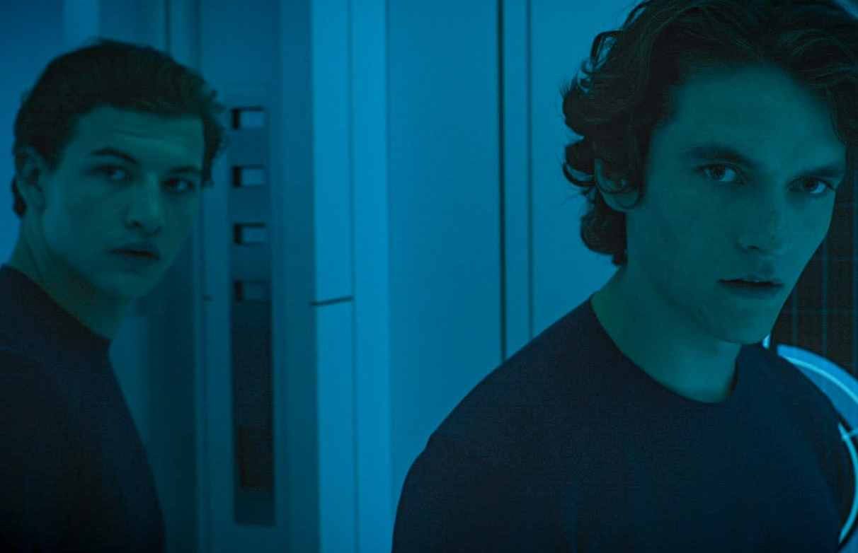 Voyagers Ending, Explained: What Happens to Sela and Christopher?