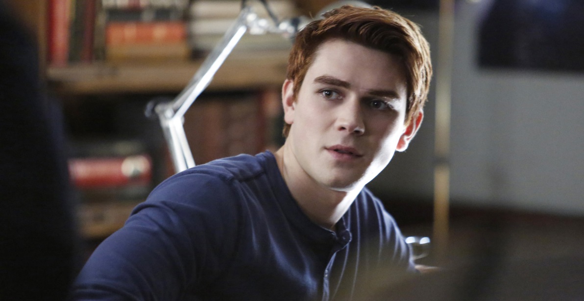 Madelyn Cline and K.J. Apa to Star in Lasse Hallström's ‘The Map That ...