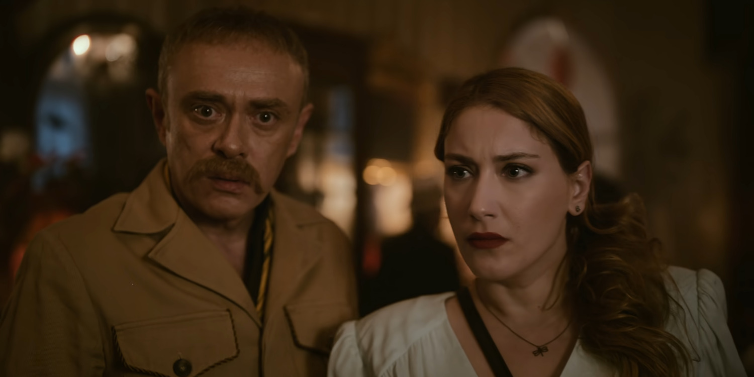 Timelines and Time Travel in Midnight at the Pera Palace, Explained